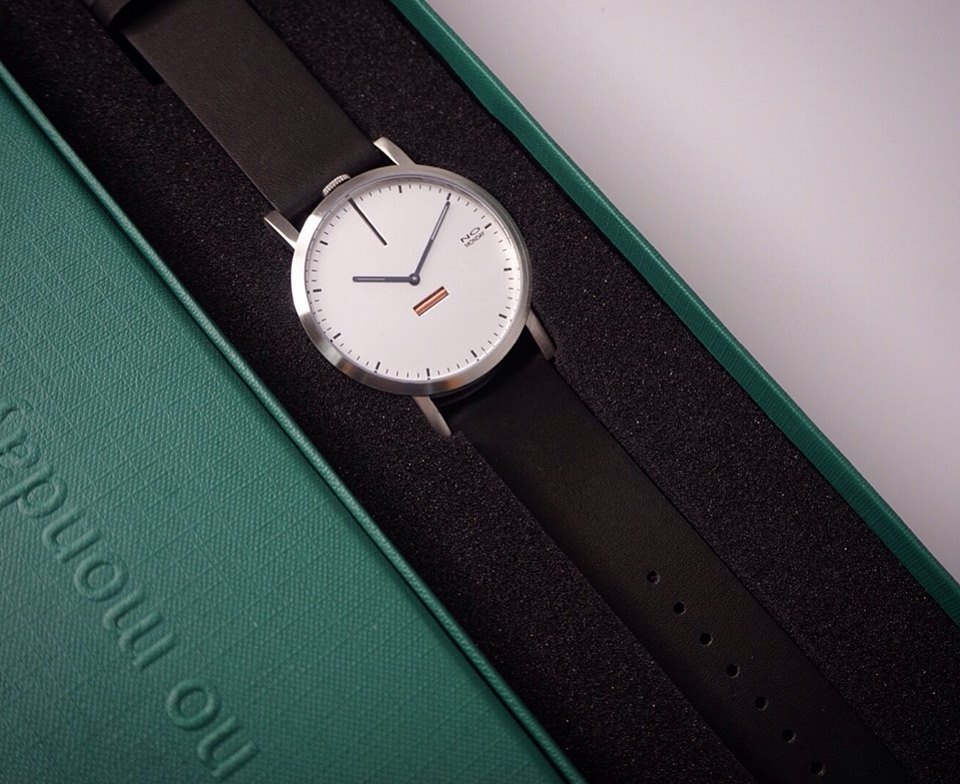 No Monday. Simple Yet Harmonious Watch! - New Labels Only