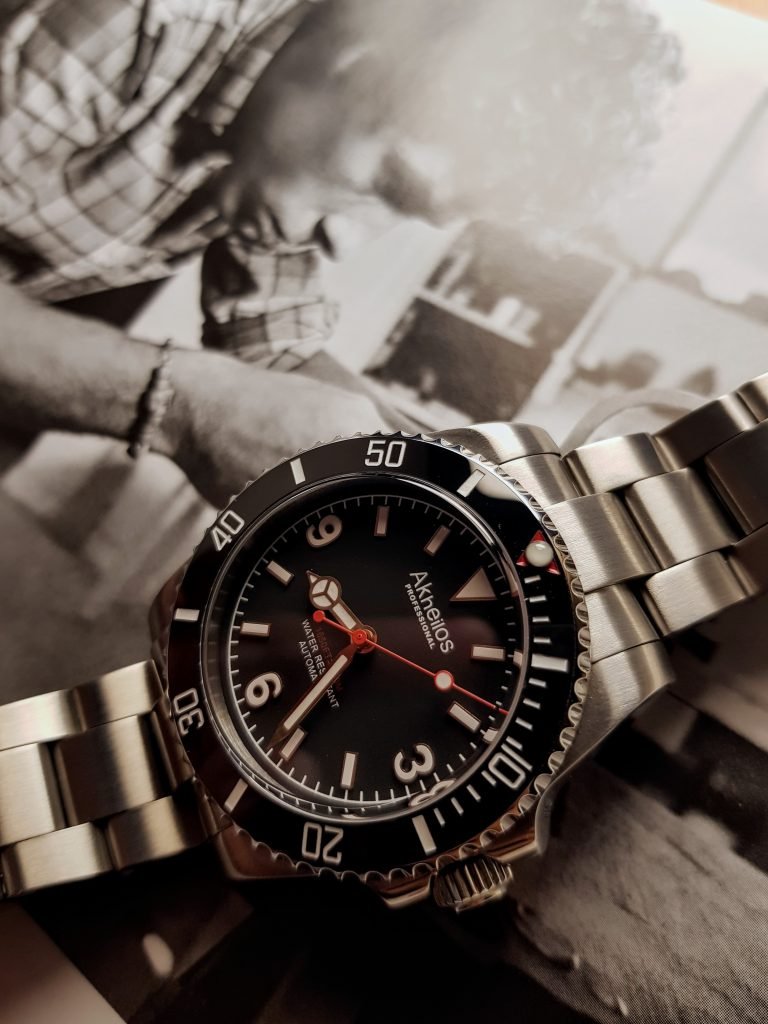 Akheilos Watch Shark 500m V1 Review - New Labels Only